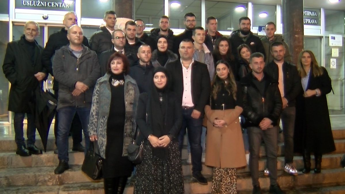 SDA Sandžaka predala listu za učešće na izborima u Novom Pazaru SDA Sandžaka predala listu za učešće na izborima u Novom Pazaru